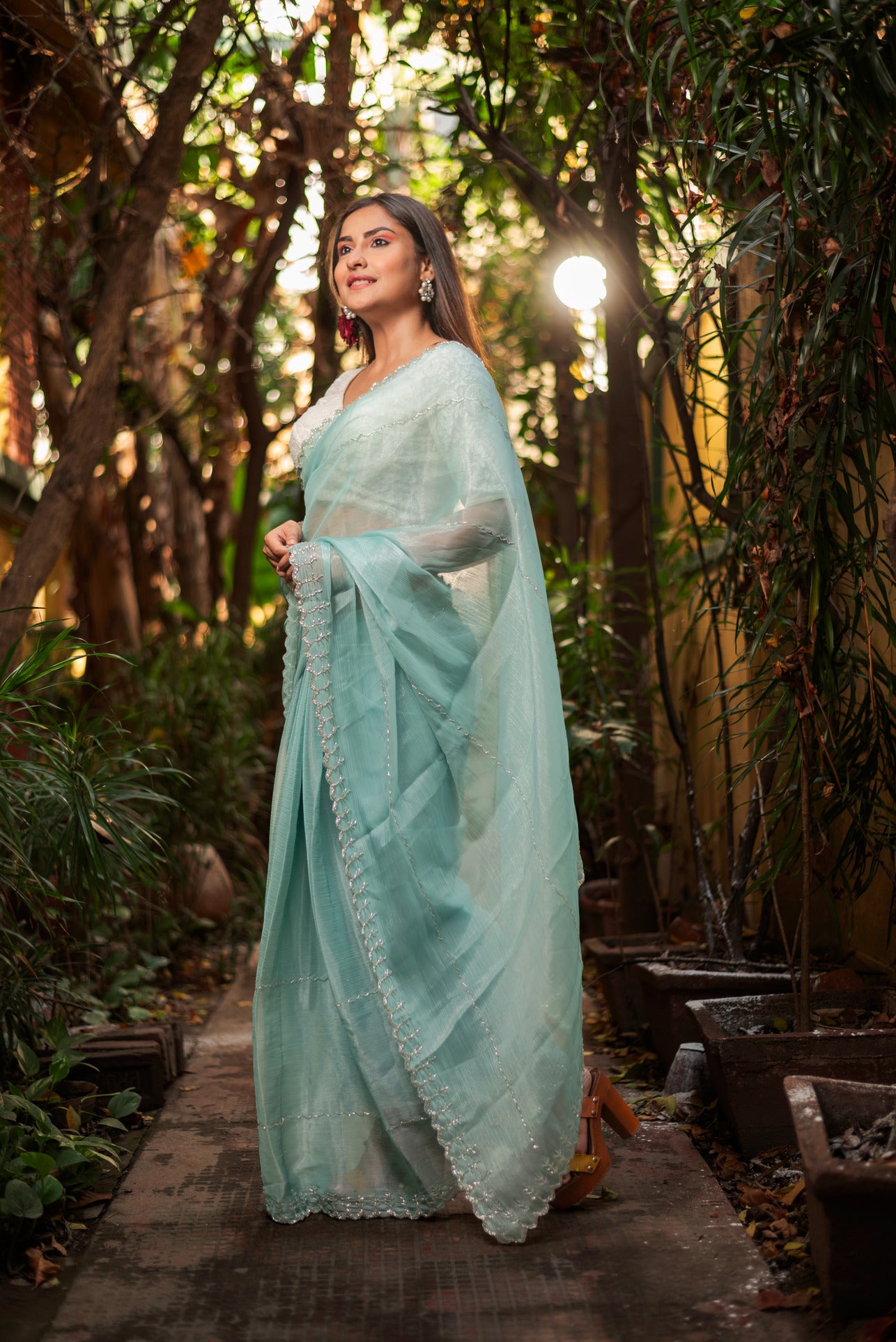 LUXEVOGUE – Apaapi Threads of Glory